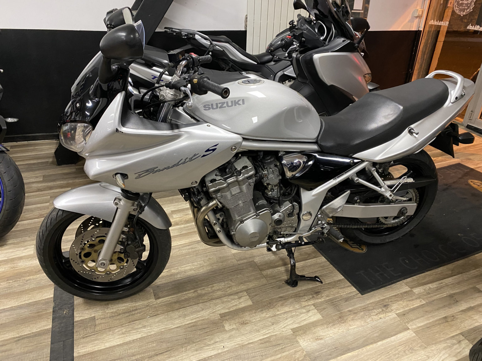 Vendu ! Suzuki GSF 600 Bandit - 2600€ : à découvrir chez Chambourcy Motos 78