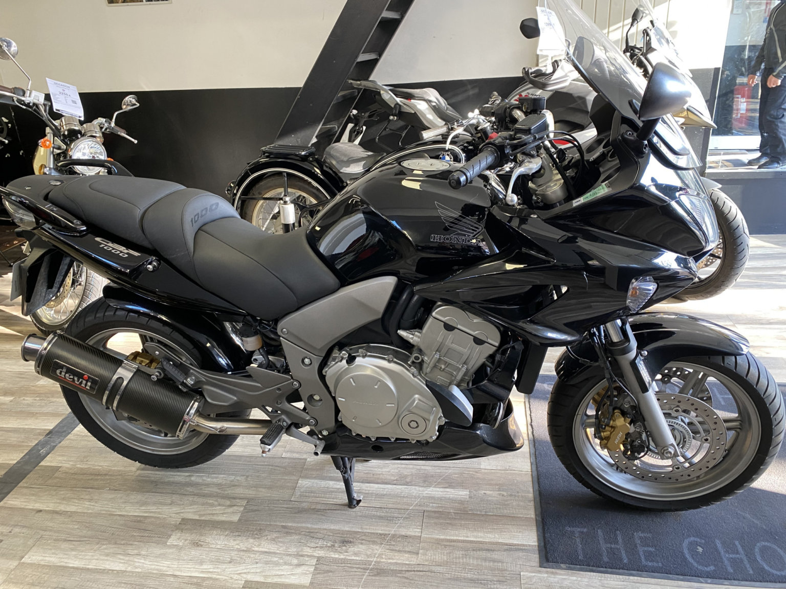 Vendu ! Honda CB 1000F - 4490€ : à découvrir chez Chambourcy Motos 78