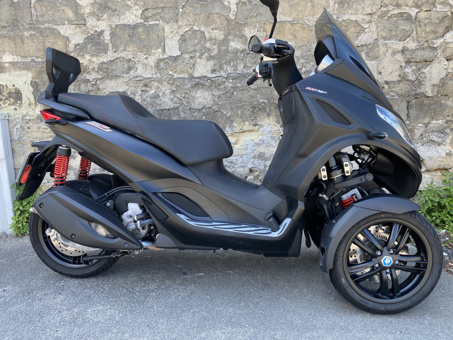 Vendu ! Piaggio MP3 300 LT - 4790€ : à découvrir chez Chambourcy Motos 78