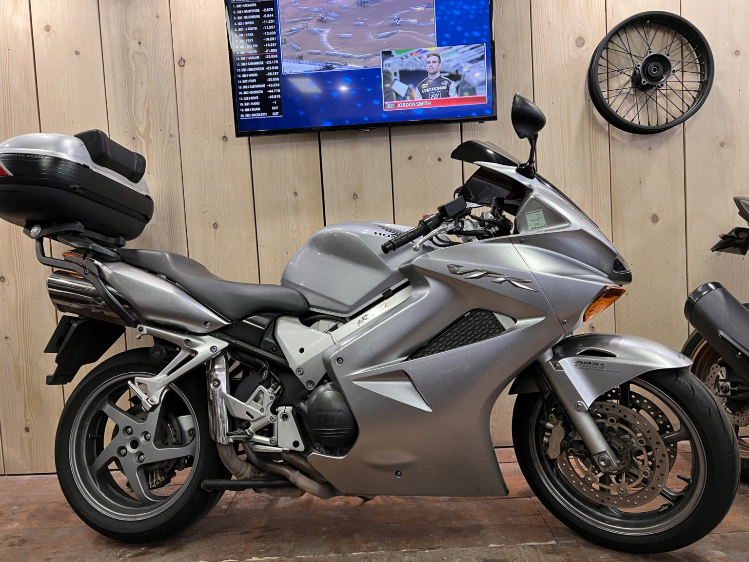 Vendu ! Honda VFR 800 VTEC - 3490€ : à découvrir chez Chambourcy Motos 78