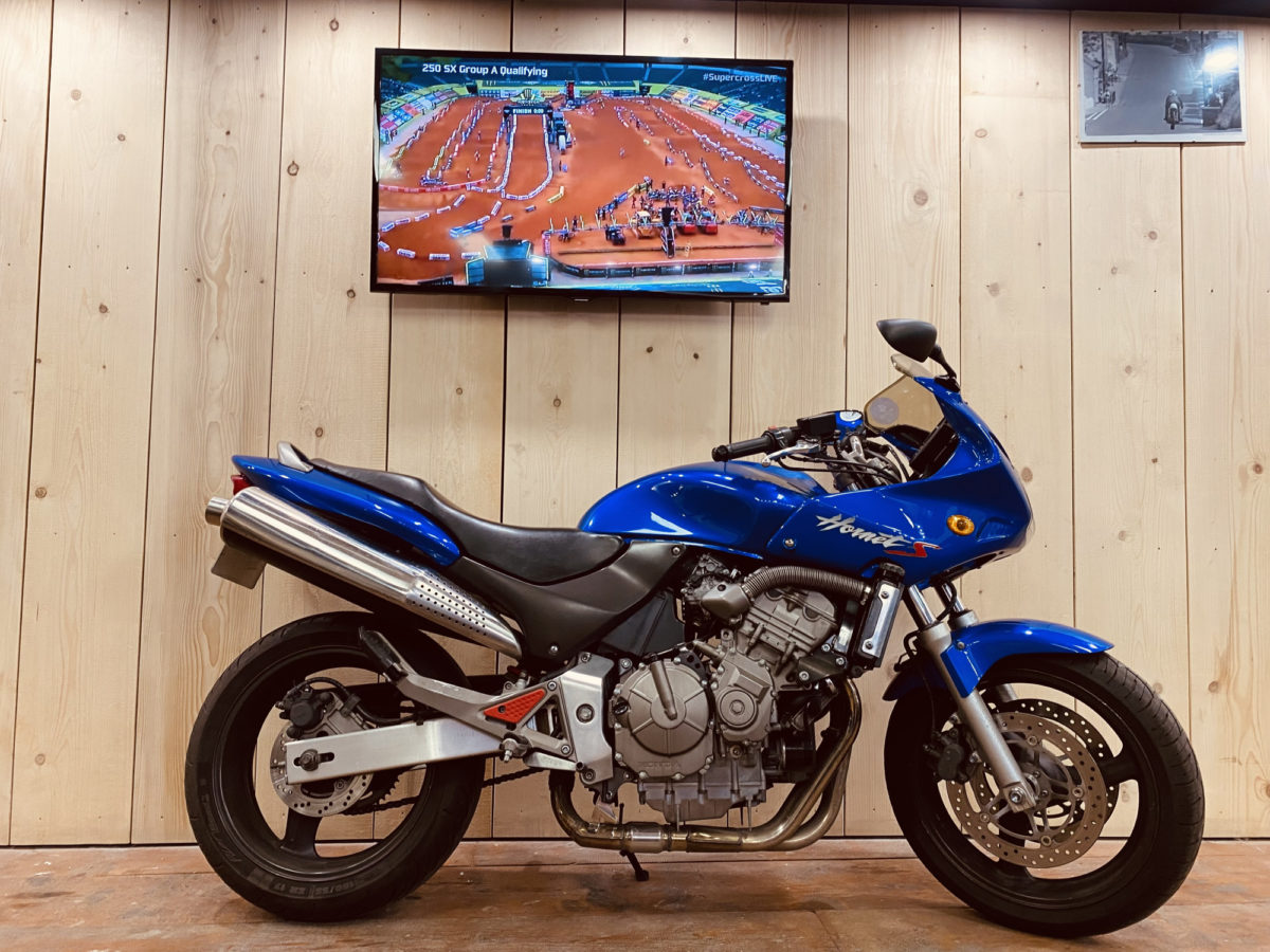 Vendu ! Honda CB 600 F Hornet - 2490€ : à découvrir chez Chambourcy Motos 78