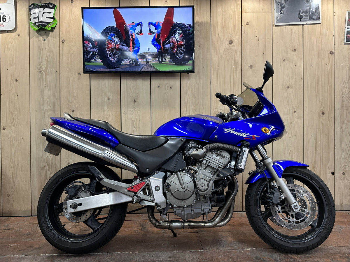Vendu ! Honda CB 600 F Hornet - 1990€ : à découvrir chez Chambourcy Motos 78
